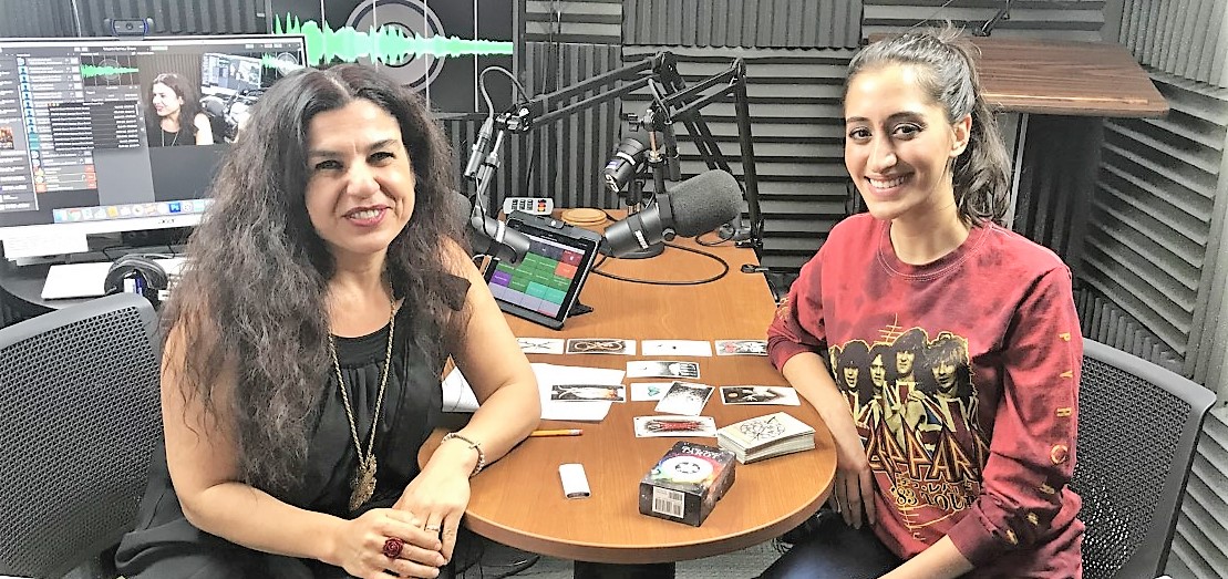 A Journalist Serves Through Tarot Reading – The Path of Consciousness